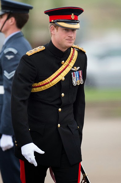 Royal Family Around the World: Prince Harry Presents No 26 Squadron RAF ...